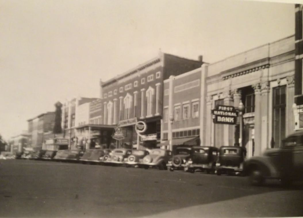 Main Street North from Second Street 1939 – Historic Henderson