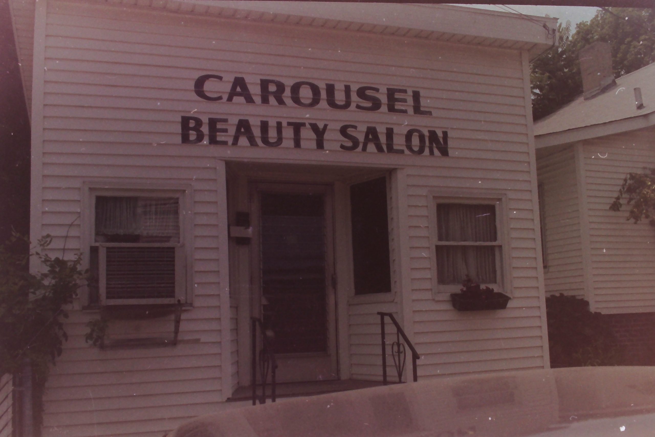 Carousel Beauty Salon – Historic Henderson